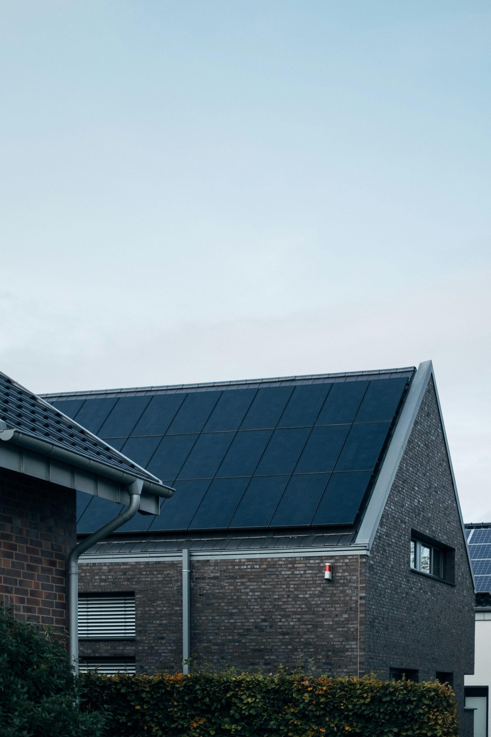 Solar Panel Aesthetics in UK Homes – A Stylish Energy Solution